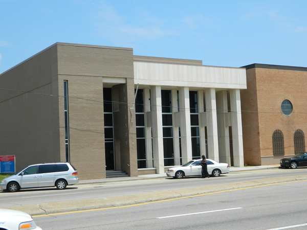Gulfport Public Library (Harrison County Library System) in Gulfport ...