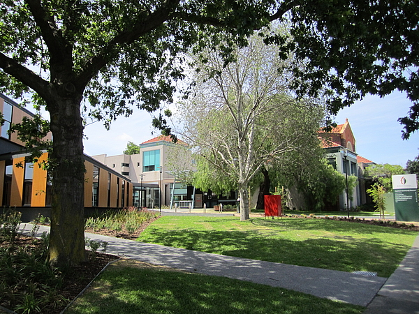 Hawthorn Library in Hawthorn, Victoria | LibraryThing Local